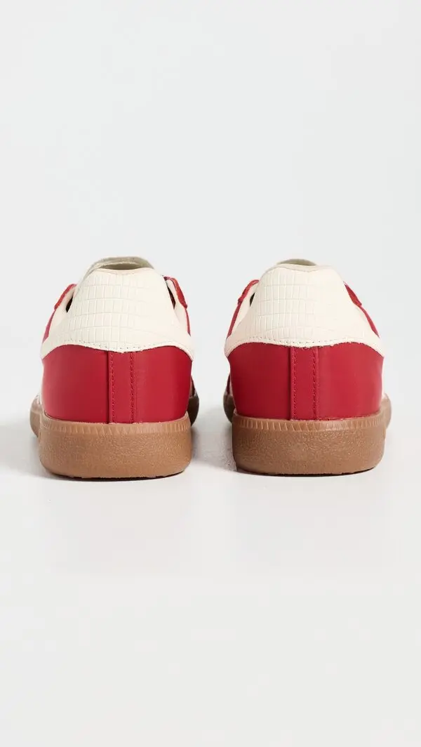 BACK 70 Ghost Sneakers