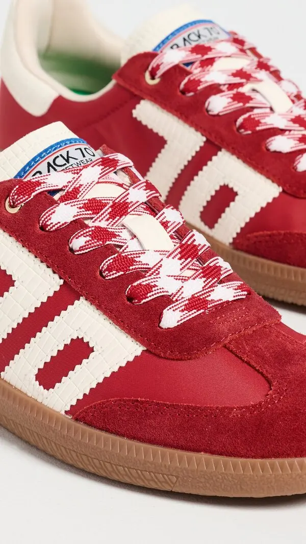 BACK 70 Ghost Sneakers