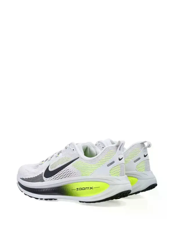 Nike Vomero 18 Sneakers