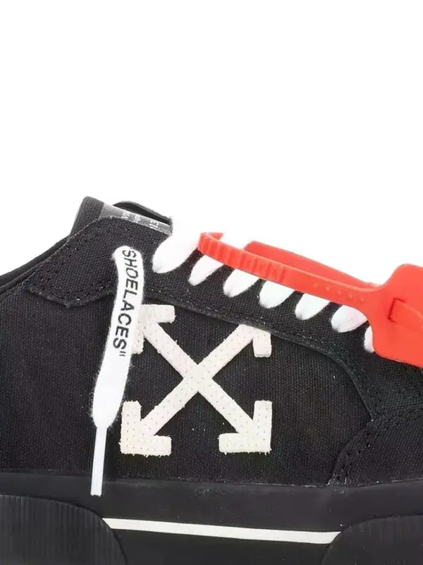 Off-White Vulcanized Low Sneakers - Black