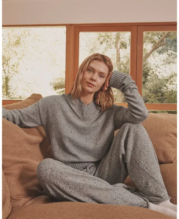 Splendid V-neck Tweedy Sweater - Heather Charcoal