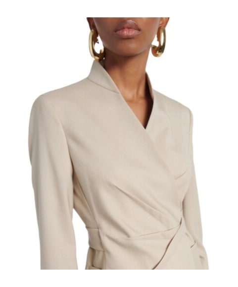Max Mara Stand-up Collar And Waist-tightening Suit