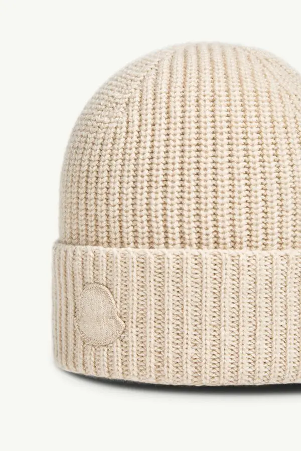 Moncler Logo Patch Knitted Beanie