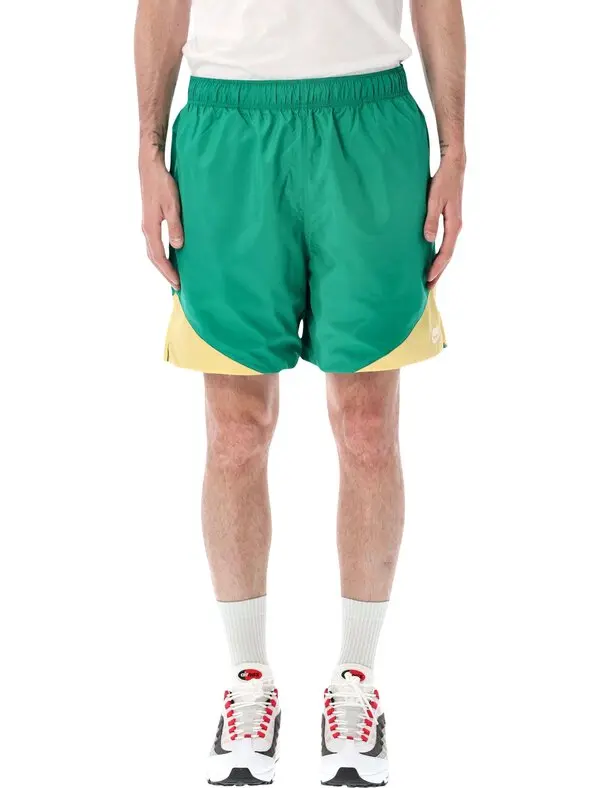 Nike Lightweight Shorts With Contrast Panel