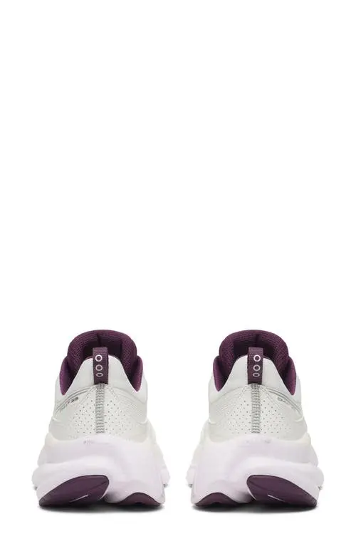 Saucony Omni St 23 Running Shoe - Ivory/eggplant