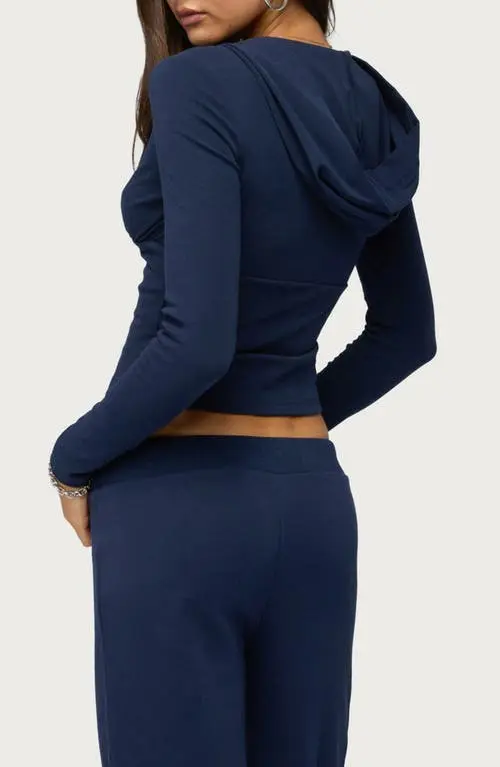 EDIKTED Natashah Hooded Plunge Long Sleeve Crop Top