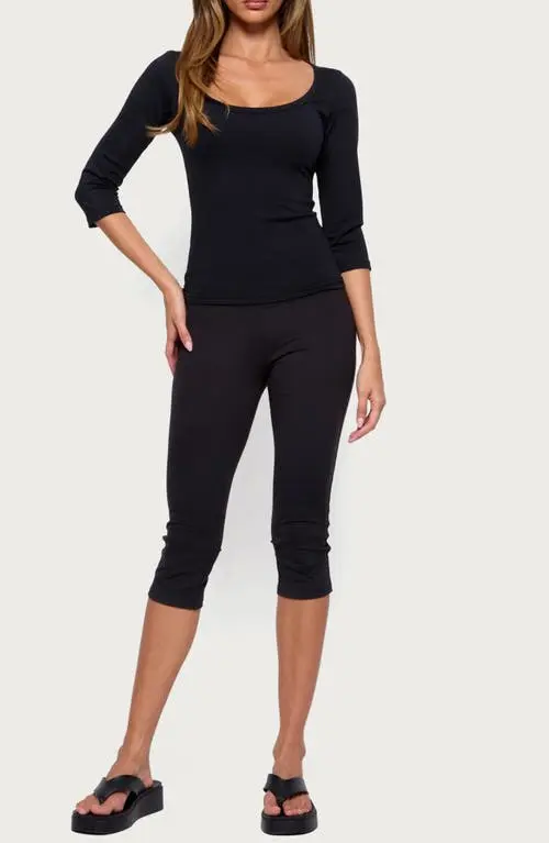 EDIKTED Desi Three-quarter-sleeve Top