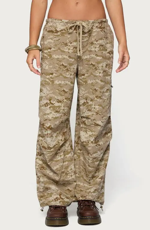 EDIKTED Demey Camo Baggy Pants - Beige