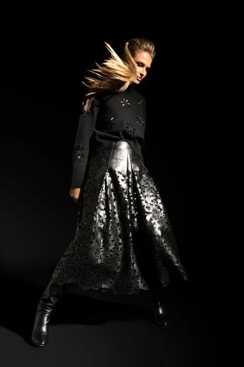 MAISON COMMON Turtle Neck Pullover With Eylet Embroidery