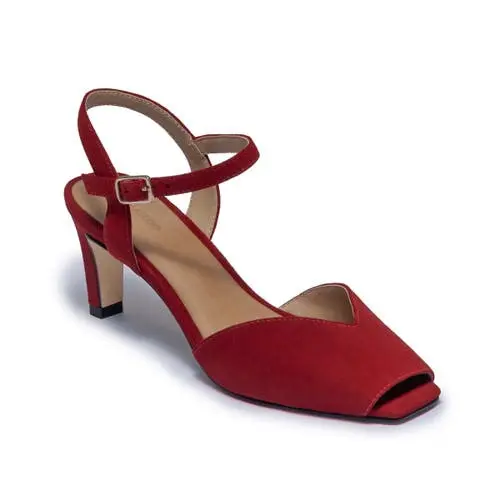 Bernardo Hartley Mid Heel Sandal - Dark Red