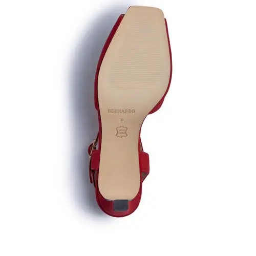 Bernardo Hartley Mid Heel Sandal - Dark Red