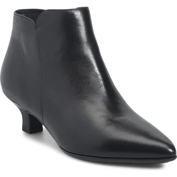 SOFFT Sawyer Leather Pointed Toe Bootie