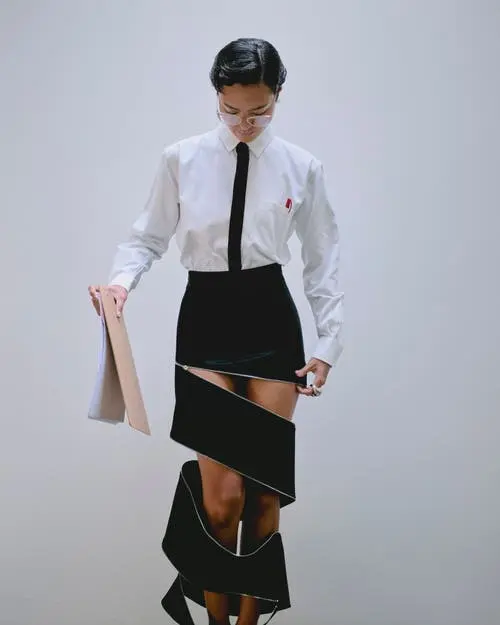 UCHÈ Spiral Zipper Skirt