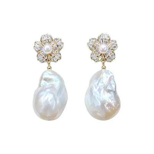 UNTAMED PETALS Jolie Pearl Drop Earrings