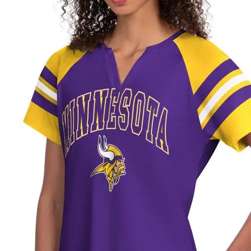 STARTER Minnesota Vikings Game On Notch Neck Raglan T-shirt
