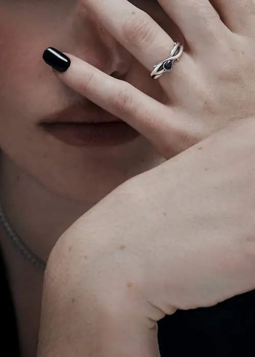 DISTURBIA Rosethorn Thin Sterling Ring