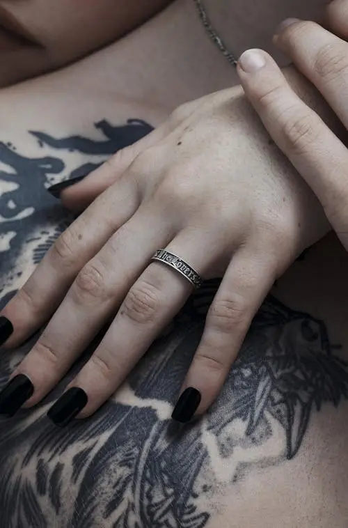 DISTURBIA Amorata Sterling Ring - Silver