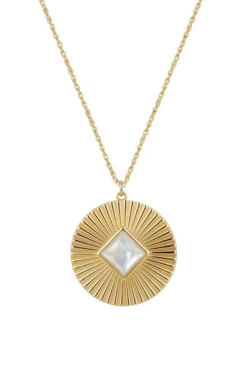 ST. MORAN Mother Of Pearl Medallion Pendant Necklace - White/gold