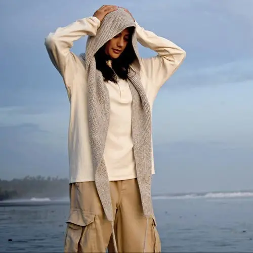 NIRVANNA DESIGNS Sculpted Wool Hood - Linen