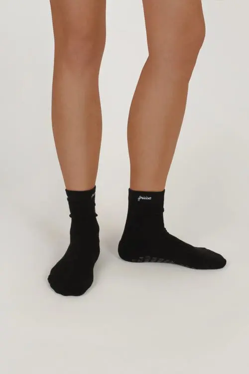 FRAISE Script Grip Socks - Onyx