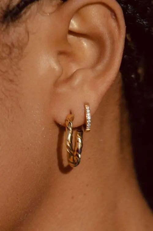 ATOLEA Tiny Hoop Earrings - Gold
