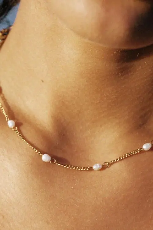 ATOLEA Dainty Pearl Choker - Gold