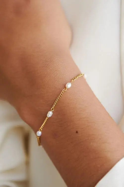 ATOLEA Lovina Freshwater Pearl Bracelet - Gold