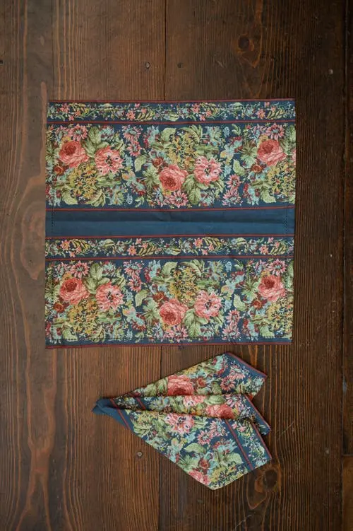 MODERN PRAIRIE Eternal Rose Luncheon Napkins