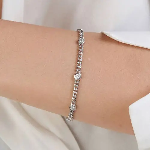 THE LOVERY Fine Jewelry Cubic Zirconia Station Curb Chain Bracelet