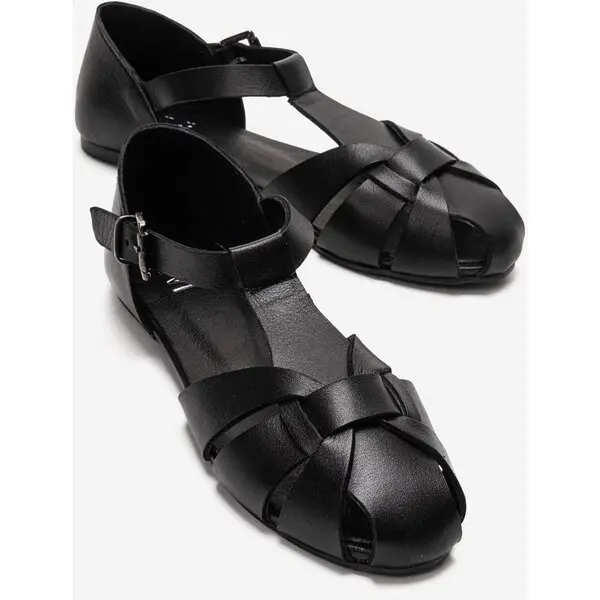 FOREVER & ALWAYS SHOES Falina Leather Sandal - Black