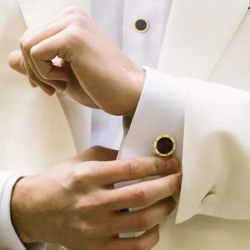JAN LESLIE Onyx 18kt Gold Cufflinks & Studs