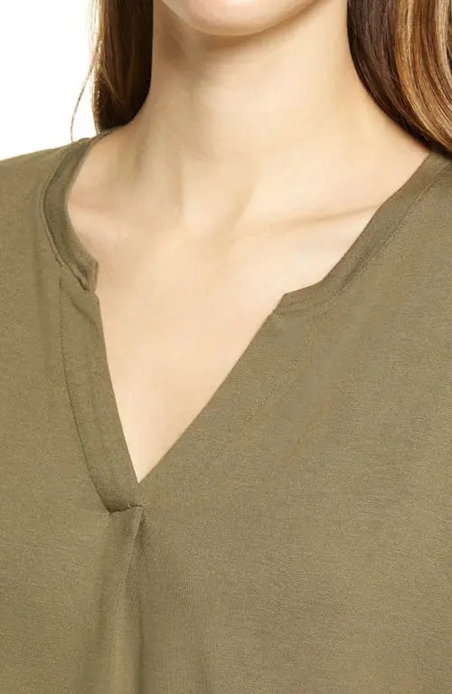 LOU & GREY Signaturesoft Split Neck Top
