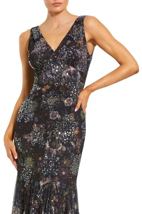 Mac Duggal Embellished Floral Sleeveless V-back Gown