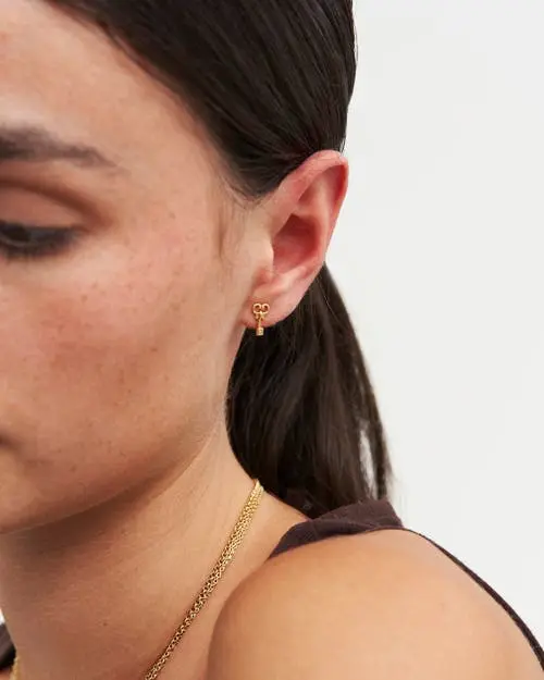 FABLE ENGLAND Key Stud Earrings
