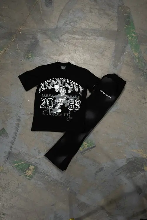 RETROVERT University Skeleton Tee