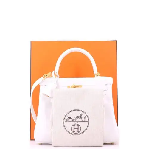 Hermès Kelly Handbag Swift With Gold Hardware 25 - White