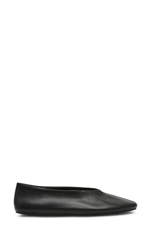 Steve Madden Cyntra Leather Flat - Black Leather