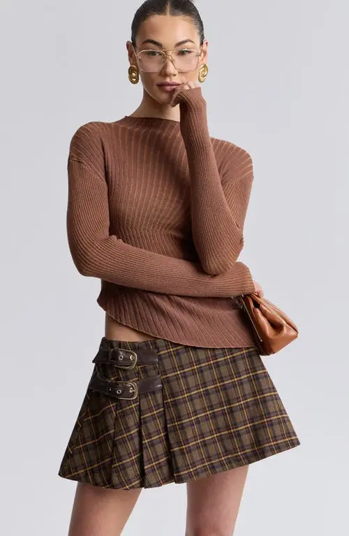 Avec Les Filles Radial Rib Asymmetric Hem Sweater