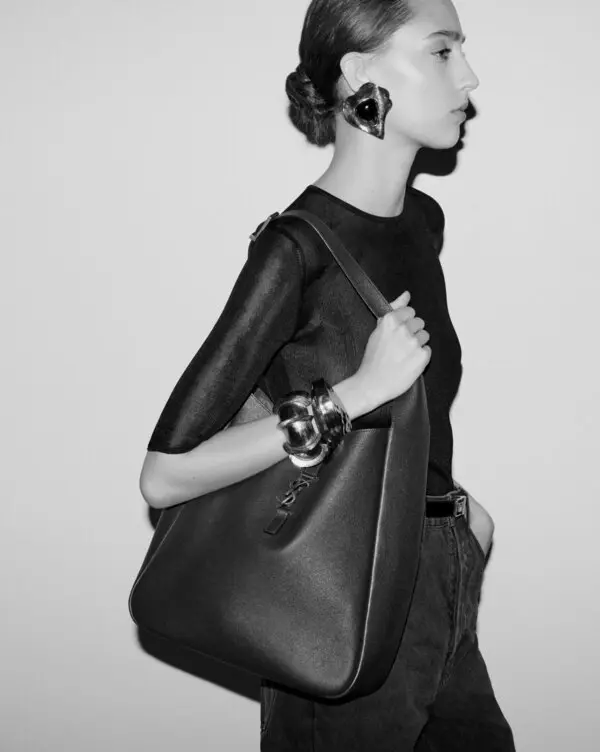 Saint Laurent Le 5 À 7 Supple Large Grained Leather Hobo Bag - Black