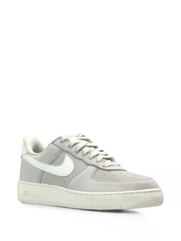 Nike Air Force 1 Retro Sneakers