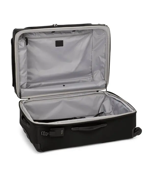 Tumi Medium Voyageur Léger Check-in Suitcase