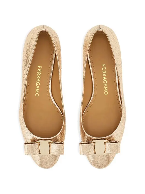 FERRAGAMO Vara Bow Craquelé Finish Leather Ballerinas - Silver