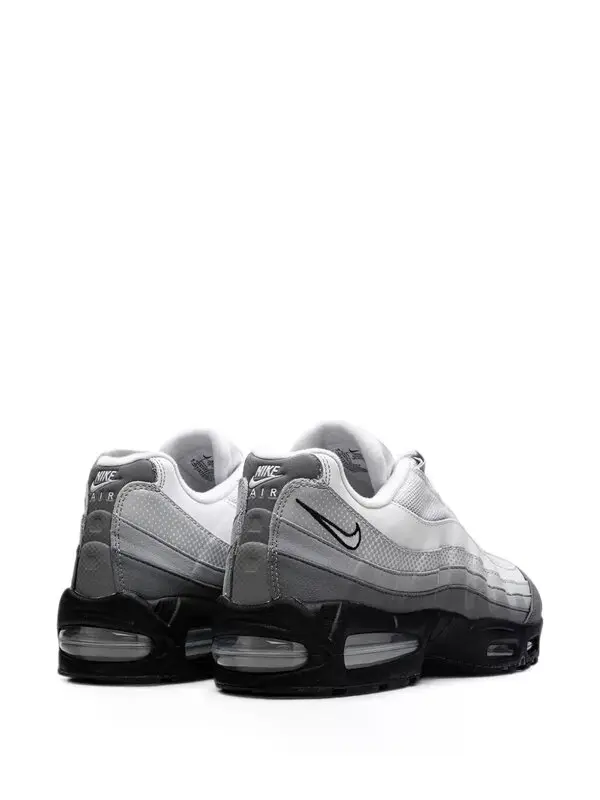 Nike Air Max 95 Round-toe Low-top Sneakers