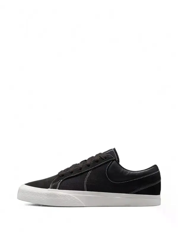 Nike Blazy Sneakers
