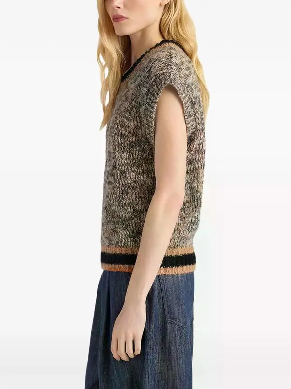 Momoni Cable-knit Embroidered Sleeveless Sweater