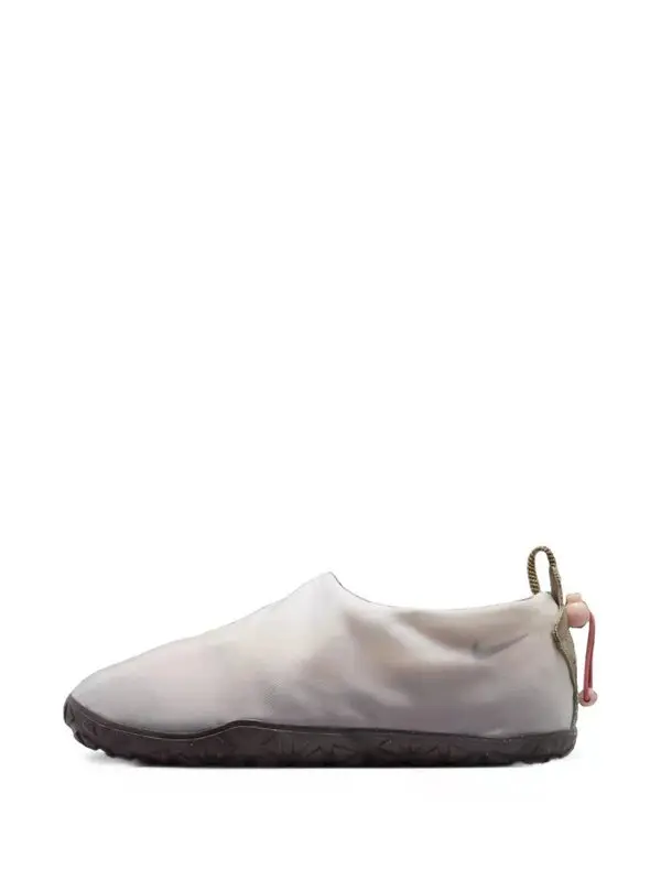 Nike Moc Premium Sneakers - White