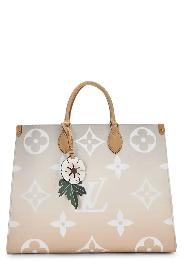 LOUIS VUITTON Monogram Giant The Pool On The Go - Orange