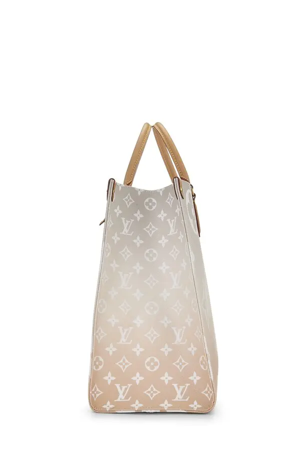 LOUIS VUITTON Monogram Giant The Pool On The Go - Orange