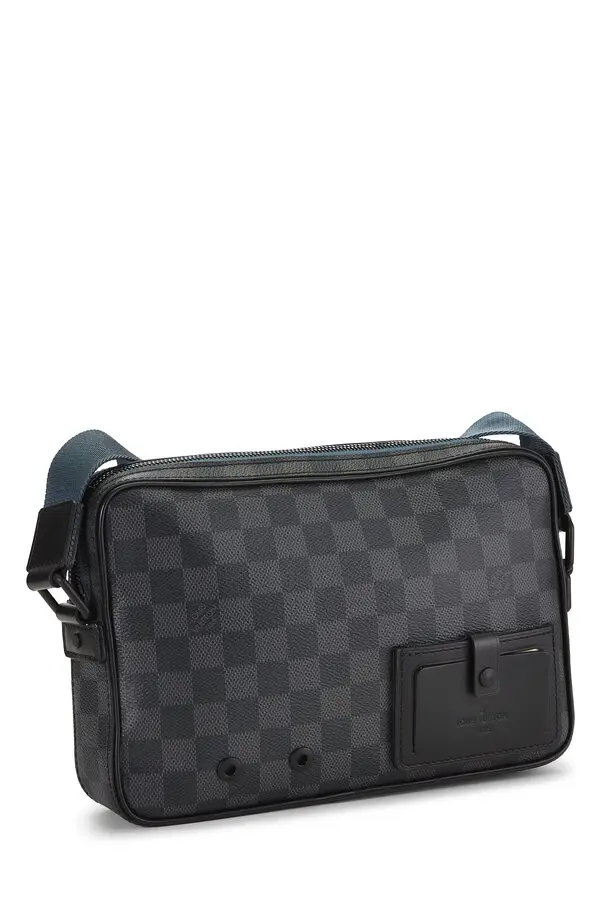 LOUIS VUITTON Damier Graphite Alpha Messenger