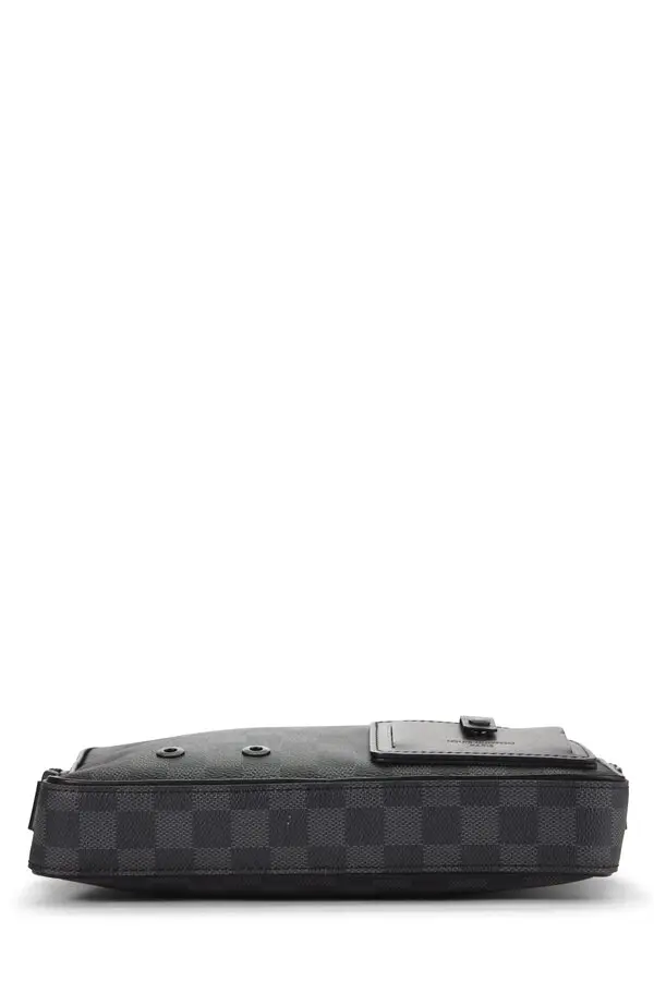 LOUIS VUITTON Damier Graphite Alpha Messenger